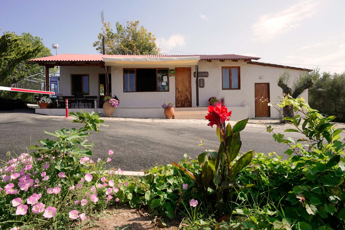 Επικοινωνήστε με το Scala Village για μια τέλεια διαμονή σε κάμπινγκ